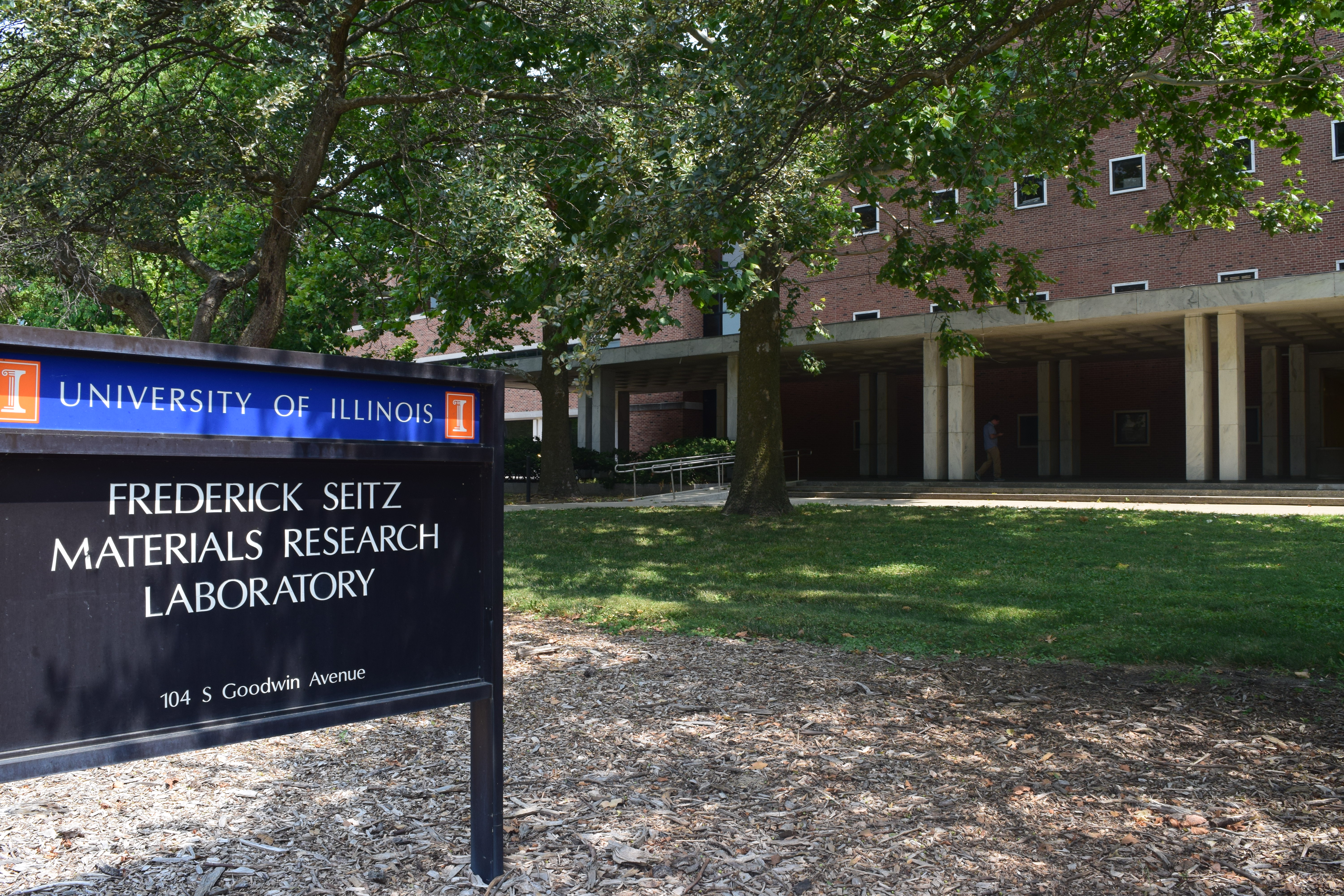 MRL researchers win Major Instrumentation Award | The Grainger College ...